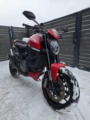 Ducati Monster 2021 Viļņa, ar dzinēja tilpumu 0.94 L un nobraukumu 1 tūkst. km par 4950 €, foto  vietnē AUTOMOTO.COM.LV
