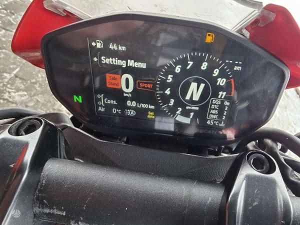 Ducati Monster 2021 Viļņa, ar dzinēja tilpumu 0.94 L un nobraukumu 1 tūkst. km par 4850 €, foto 11 vietnē AUTOMOTO.COM.LV