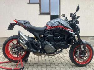 Ducati Monster 2021 Jurbarkas, ar dzinēja tilpumu 0.94 L un nobraukumu 15 tūkst. km par 7500 €, foto 6 vietnē AUTOMOTO.COM.LV