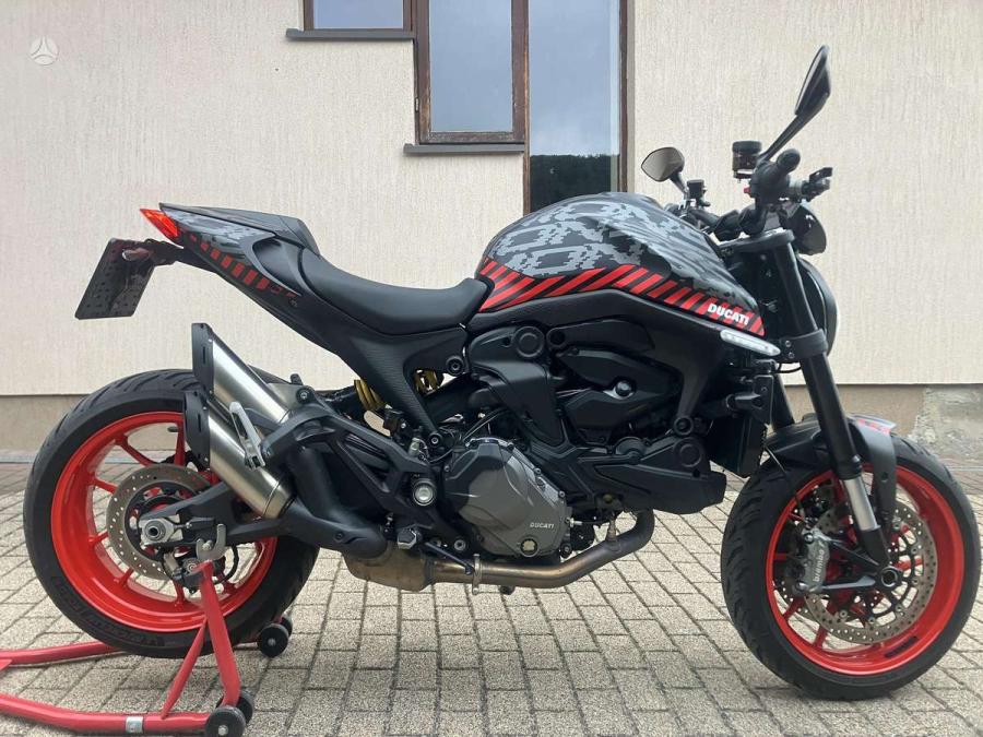 Ducati Monster 2021 Jurbarkas, ar dzinēja tilpumu 0.94 L un nobraukumu 15 tūkst. km par 7500 €, foto 6 vietnē AUTOMOTO.COM.LV