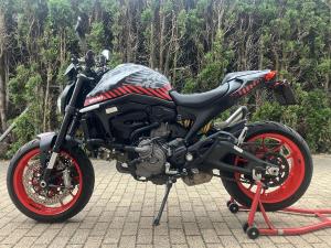 Ducati Monster 2021 Jurbarkas, ar dzinēja tilpumu 0.94 L un nobraukumu 15 tūkst. km par 7500 €, foto 7 vietnē AUTOMOTO.COM.LV