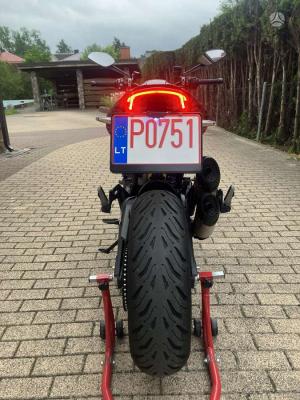 Ducati Monster 2021 Jurbarkas, ar dzinēja tilpumu 0.94 L un nobraukumu 15 tūkst. km par 7500 €, foto 8 vietnē AUTOMOTO.COM.LV