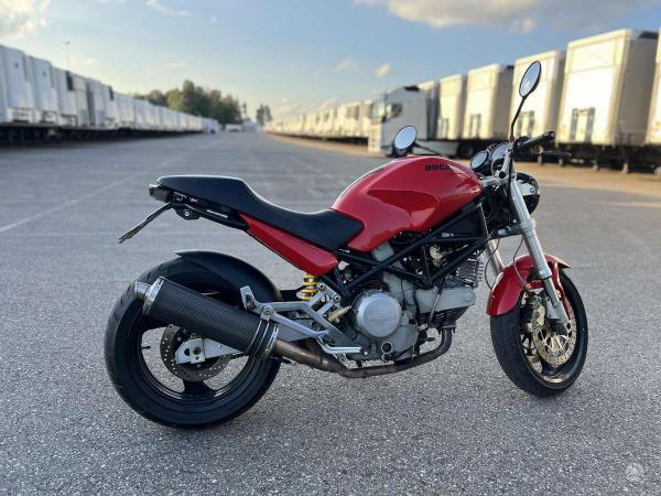 Sarkans Ducati Monster 2005 Viļņa, ar dzinēja tilpumu 0.80 L un nobraukumu 31 tūkst. km par 2300 €, foto 1 vietnē AUTOMOTO.COM.LV
