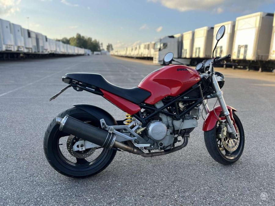 Red Ducati Monster 2005 in Vilnius, with an engine capacity of 0.80 L and mileage of 31 thousand km for 2300 €, photo 1 on AUTOMOTO.COM.LV