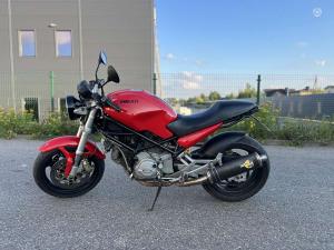 Red Ducati Monster 2005 in Vilnius, with an engine capacity of 0.80 L and mileage of 31 thousand km for 2300 €, photo 3 on AUTOMOTO.COM.LV