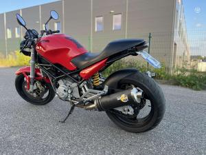Red Ducati Monster 2005 in Vilnius, with an engine capacity of 0.80 L and mileage of 31 thousand km for 2300 €, photo 4 on AUTOMOTO.COM.LV