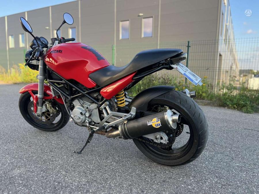 Red Ducati Monster 2005 in Vilnius, with an engine capacity of 0.80 L and mileage of 31 thousand km for 2300 €, photo 4 on AUTOMOTO.COM.LV