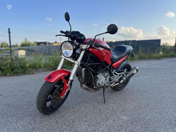 Sarkans Ducati Monster 2005 Viļņa, ar dzinēja tilpumu 0.80 L un nobraukumu 31 tūkst. km par 2300 €, foto 5 vietnē AUTOMOTO.COM.LV