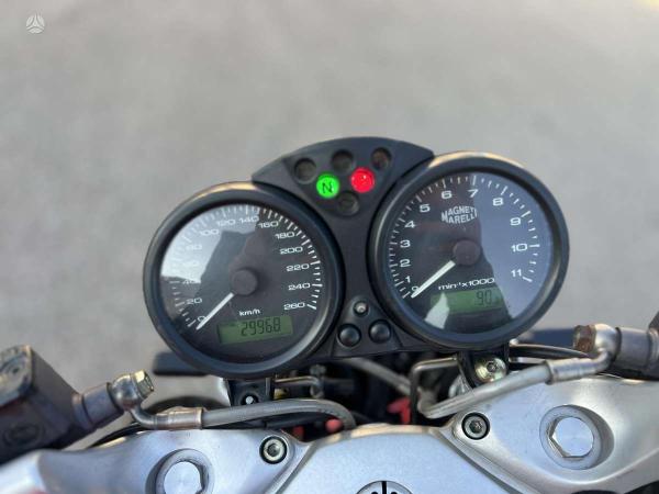 Sarkans Ducati Monster 2005 Viļņa, ar dzinēja tilpumu 0.80 L un nobraukumu 31 tūkst. km par 2300 €, foto 7 vietnē AUTOMOTO.COM.LV