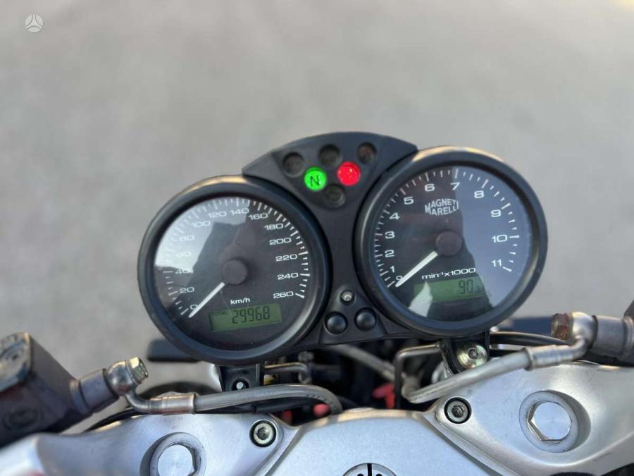Red Ducati Monster 2005 in Vilnius, with an engine capacity of 0.80 L and mileage of 31 thousand km for 2300 €, photo 8 on AUTOMOTO.COM.LV