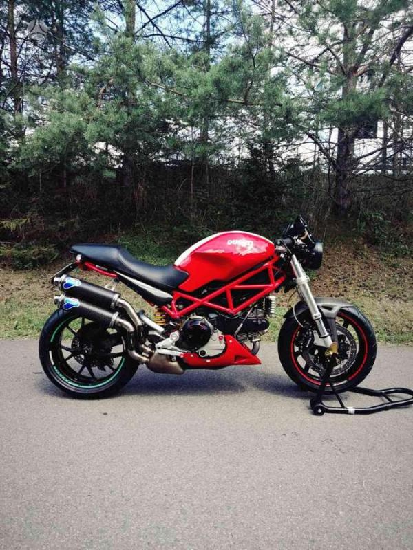Sarkans Ducati Monster 2009 Kauņa, ar dzinēja tilpumu 0.99 L un nobraukumu 29 tūkst. km par 3250 €, foto 1 vietnē AUTOMOTO.COM.LV
