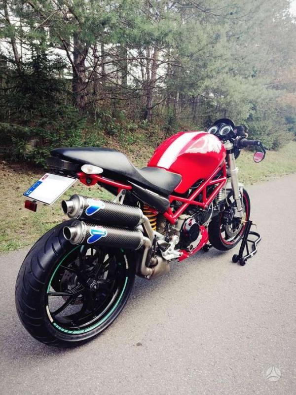 Sarkans Ducati Monster 2009 Kauņa, ar dzinēja tilpumu 0.99 L un nobraukumu 29 tūkst. km par 3250 €, foto 5 vietnē AUTOMOTO.COM.LV