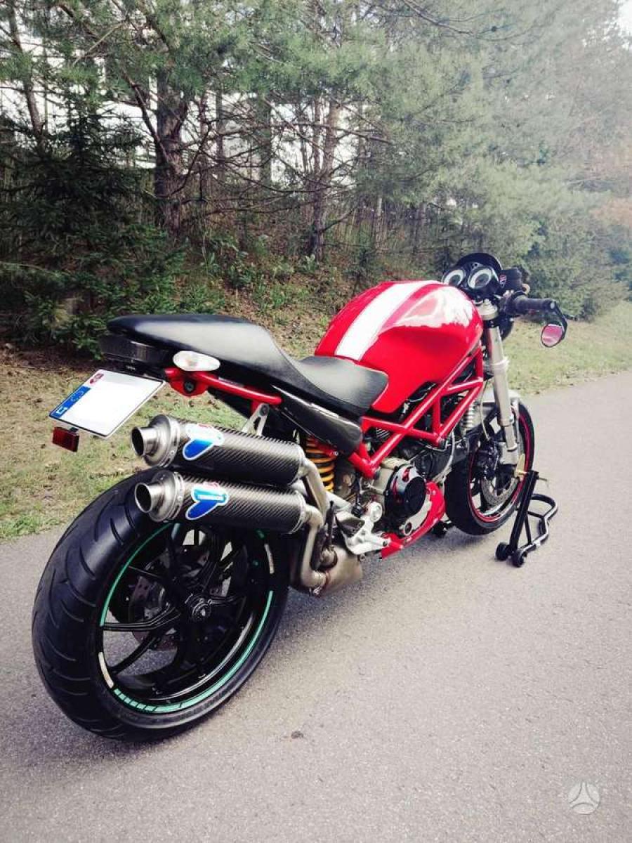 Red Ducati Monster 2009 in Kaunas, with an engine capacity of 0.99 L and mileage of 29 thousand km for 3250 €, photo 6 on AUTOMOTO.COM.LV