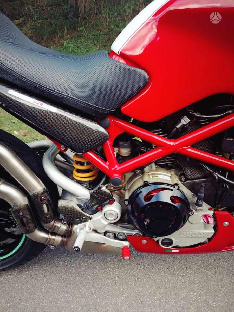 Red Ducati Monster 2009 in Kaunas, with an engine capacity of 0.99 L and mileage of 29 thousand km for 3250 €, photo 7 on AUTOMOTO.COM.LV