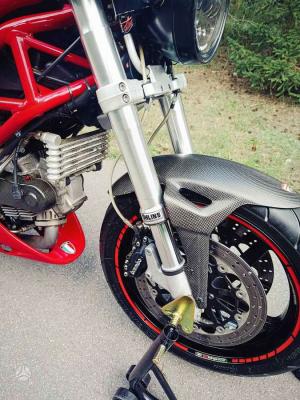 Red Ducati Monster 2009 in Kaunas, with an engine capacity of 0.99 L and mileage of 29 thousand km for 3250 €, photo 8 on AUTOMOTO.COM.LV