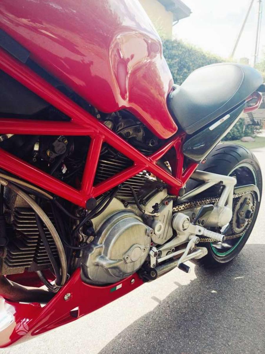 Red Ducati Monster 2009 in Kaunas, with an engine capacity of 0.99 L and mileage of 29 thousand km for 3250 €, photo 13 on AUTOMOTO.COM.LV