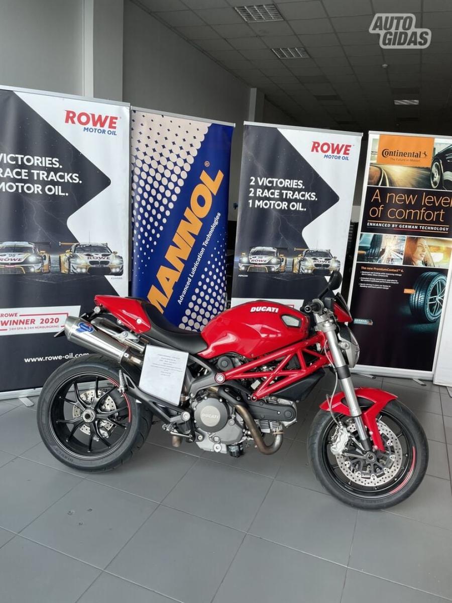 Red Ducati Monster 2010 in Vilnius, with an engine capacity of 0.80 L and mileage of 17 thousand km for 3600 €, photo 1 on AUTOMOTO.COM.LV