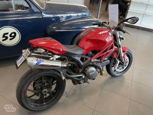 Red Ducati Monster 2010 in Vilnius, with an engine capacity of 0.80 L and mileage of 17 thousand km for 3600 €, photo 3 on AUTOMOTO.COM.LV