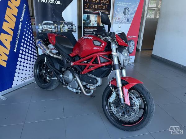 Red Ducati Monster 2010 in Vilnius, with an engine capacity of 0.80 L and mileage of 17 thousand km for 3600 €, photo 3 on AUTOMOTO.COM.LV