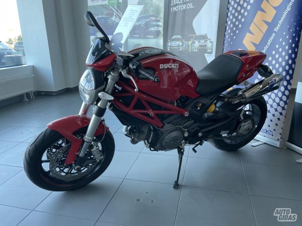 Red Ducati Monster 2010 in Vilnius, with an engine capacity of 0.80 L and mileage of 17 thousand km for 3600 €, photo 4 on AUTOMOTO.COM.LV