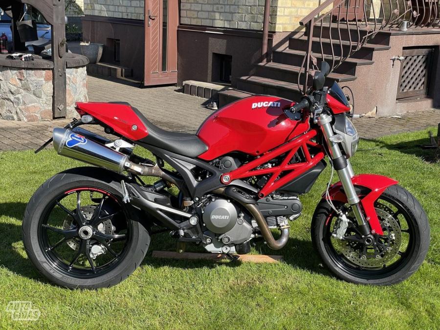 Red Ducati Monster 2010 in Vilnius, with an engine capacity of 0.80 L and mileage of 17 thousand km for 3600 €, photo 9 on AUTOMOTO.COM.LV