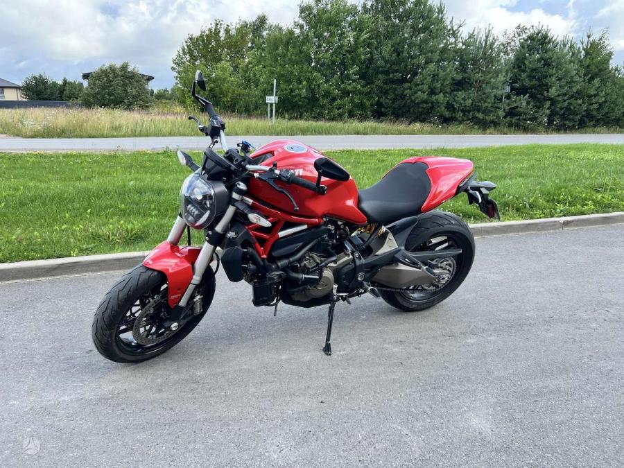 Red Ducati Monster 2016 in Vilnius, with an engine capacity of 0.82 L and mileage of 26 thousand km for 4100 €, photo 1 on AUTOMOTO.COM.LV