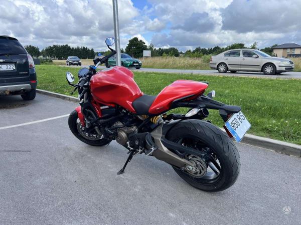 Sarkans Ducati Monster 2016 Viļņa, ar dzinēja tilpumu 0.82 L un nobraukumu 26 tūkst. km par 4100 €, foto 2 vietnē AUTOMOTO.COM.LV
