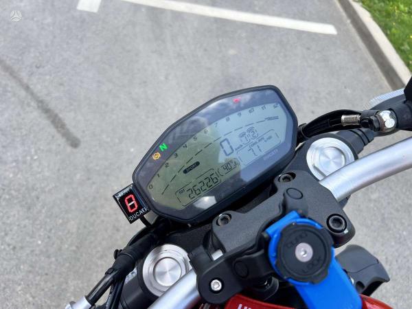 Sarkans Ducati Monster 2016 Viļņa, ar dzinēja tilpumu 0.82 L un nobraukumu 26 tūkst. km par 4100 €, foto 7 vietnē AUTOMOTO.COM.LV