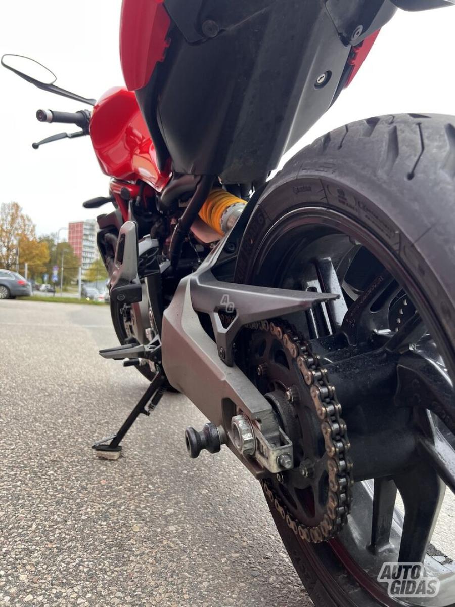Sarkans Ducati Monster 2017 Viļņa, ar dzinēja tilpumu 0.82 L un nobraukumu 26 tūkst. km par 5500 €, foto 10 vietnē AUTOMOTO.COM.LV