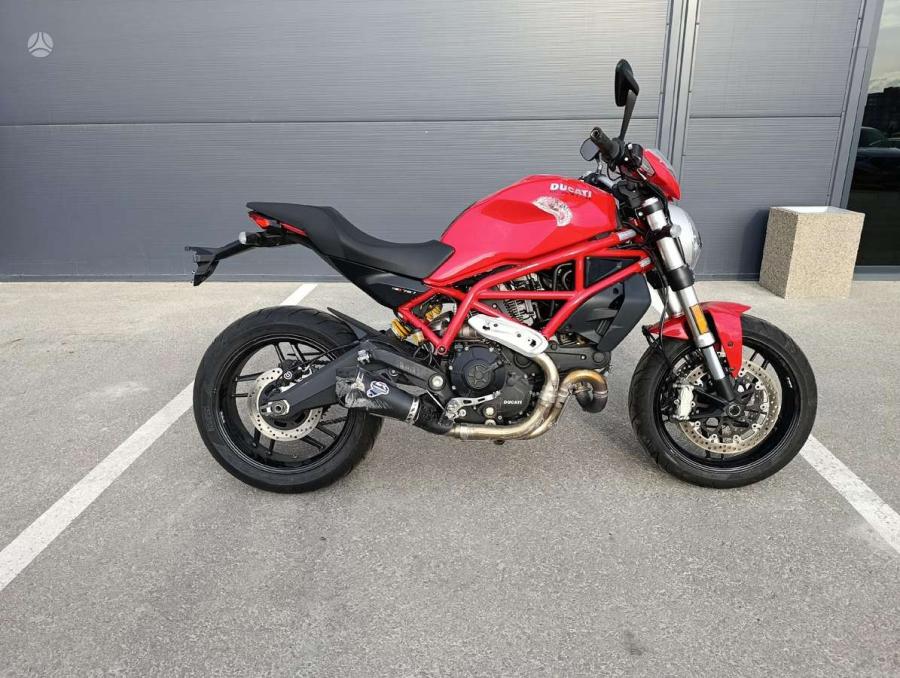 Red Ducati Monster 2018 in Siauliai, with an engine capacity of 0.80 L and mileage of 18 thousand km for 3950 €, photo 1 on AUTOMOTO.COM.LV