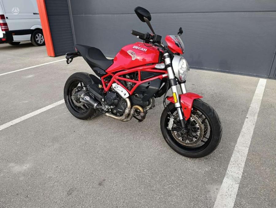 Red Ducati Monster 2018 in Siauliai, with an engine capacity of 0.80 L and mileage of 18 thousand km for 3950 €, photo 7 on AUTOMOTO.COM.LV