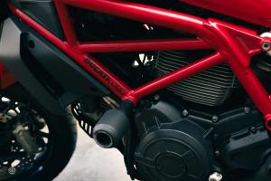 Red Ducati Monster 2020 in Vilnius, with an engine capacity of 0.80 L and mileage of 38 thousand km for 4600 €, photo 7 on AUTOMOTO.COM.LV