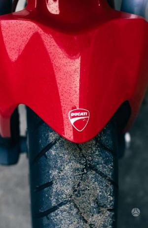 Red Ducati Monster 2020 in Vilnius, with an engine capacity of 0.80 L and mileage of 38 thousand km for 4600 €, photo 8 on AUTOMOTO.COM.LV