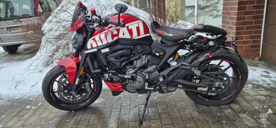 Sarkans Ducati Monster 2021 Viļņa, ar dzinēja tilpumu 0.94 L un nobraukumu 22 tūkst. km par 4500 €, foto 1 vietnē AUTOMOTO.COM.LV