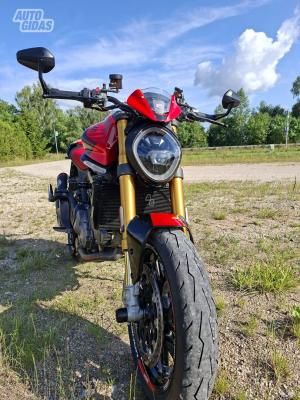 Sarkans Ducati Monster 2023 Ukmergė, ar dzinēja tilpumu 0.94 L un nobraukumu 22 tūkst. km par 8999 €, foto  vietnē AUTOMOTO.COM.LV