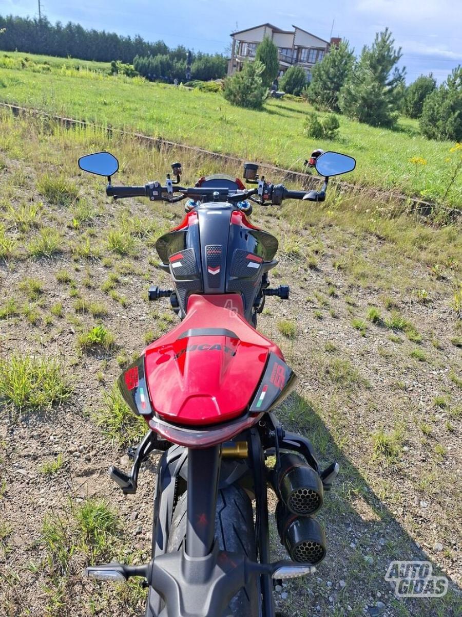 Red Ducati Monster 2023 in Ukmerge, with an engine capacity of 0.94 L and mileage of 22 thousand km for 8999 €, photo 6 on AUTOMOTO.COM.LV