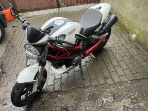 Balts Ducati Monster 2008 Viļņa, ar dzinēja tilpumu 0.70 L un nobraukumu 35 tūkst. km par 2900 €, foto 2 vietnē AUTOMOTO.COM.LV
