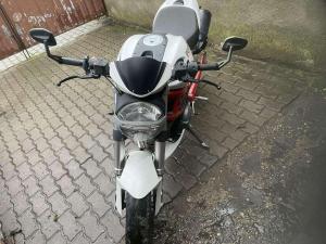 Balts Ducati Monster 2008 Viļņa, ar dzinēja tilpumu 0.70 L un nobraukumu 35 tūkst. km par 2900 €, foto 4 vietnē AUTOMOTO.COM.LV
