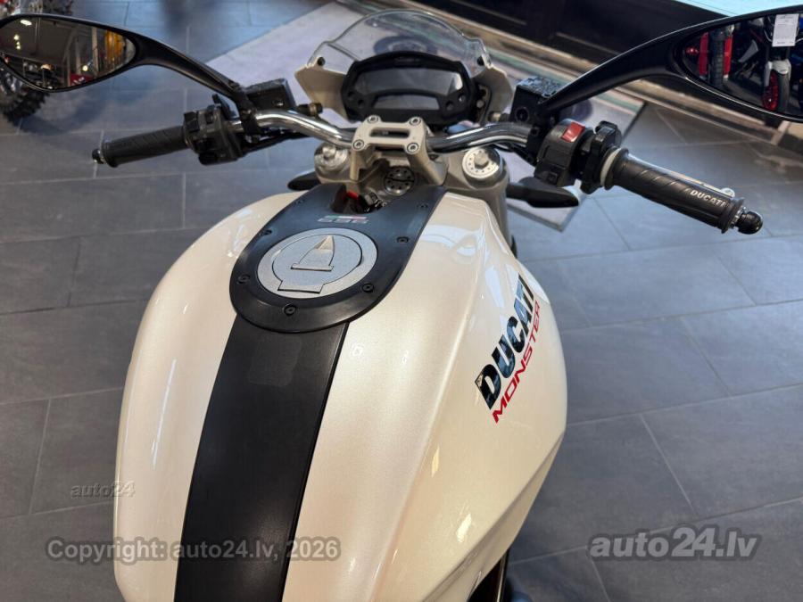 White Ducati Monster 2010 in Tallinn, with an engine capacity of 0.70 L and mileage of 21 thousand km for 3490 €, photo 8 on AUTOMOTO.COM.LV