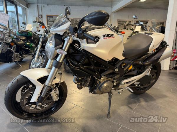 White Ducati Monster 2010 in Tallinn, with an engine capacity of 0.70 L and mileage of 21 thousand km for 3490 €, photo 10 on AUTOMOTO.COM.LV
