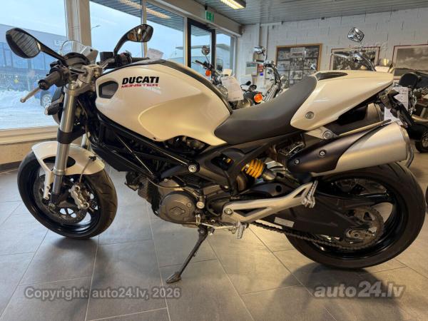 Balts Ducati Monster 2010 Tallina, ar dzinēja tilpumu 0.70 L un nobraukumu 21 tūkst. km par 3490 €, foto 11 vietnē AUTOMOTO.COM.LV