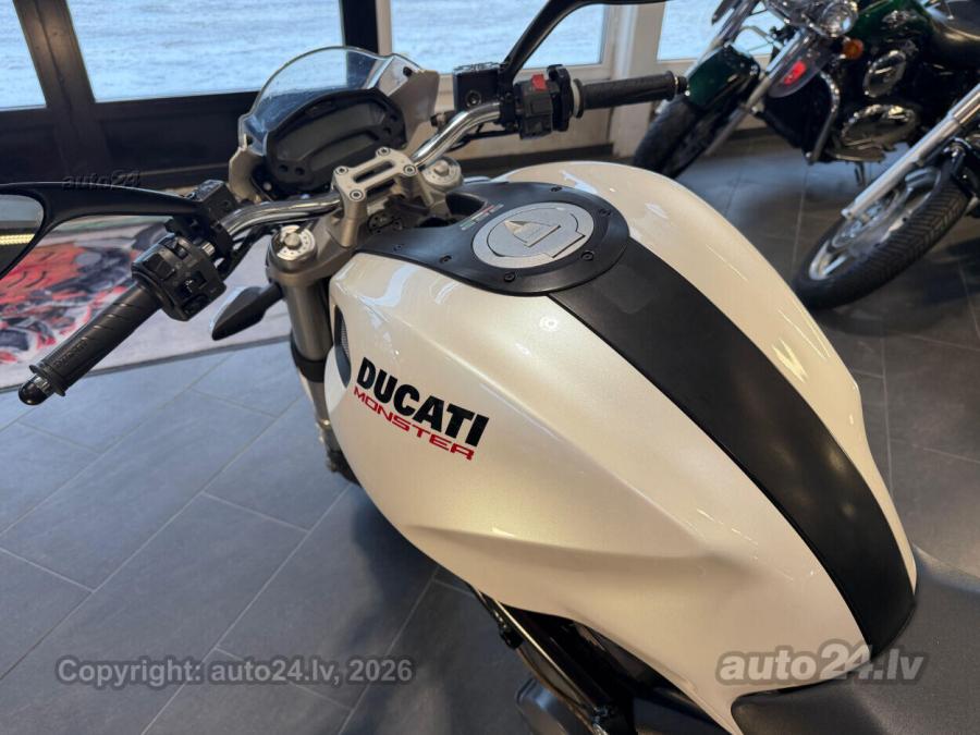 White Ducati Monster 2010 in Tallinn, with an engine capacity of 0.70 L and mileage of 21 thousand km for 3490 €, photo 13 on AUTOMOTO.COM.LV