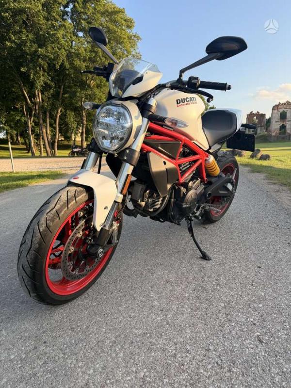 Balts Ducati Monster 2019 Viļņa, ar dzinēja tilpumu 0.80 L un nobraukumu 6 tūkst. km par 5500 €, foto 2 vietnē AUTOMOTO.COM.LV