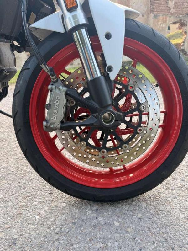 Balts Ducati Monster 2019 Viļņa, ar dzinēja tilpumu 0.80 L un nobraukumu 6 tūkst. km par 5500 €, foto 4 vietnē AUTOMOTO.COM.LV