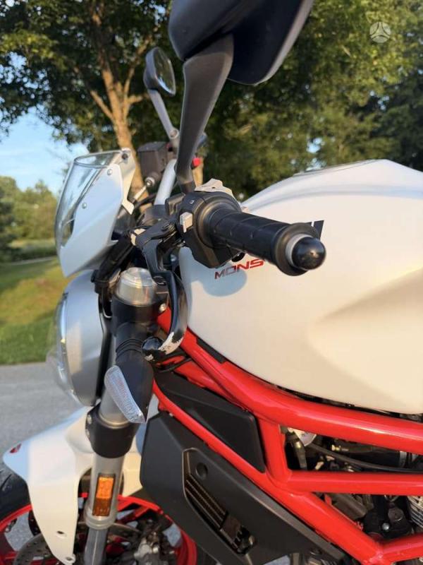 Balts Ducati Monster 2019 Viļņa, ar dzinēja tilpumu 0.80 L un nobraukumu 6 tūkst. km par 5500 €, foto 6 vietnē AUTOMOTO.COM.LV