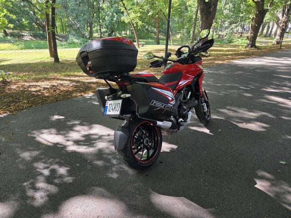 Sarkans Ducati Multistrada 2012 Panevēža, ar dzinēja tilpumu 1.20 L un nobraukumu 53 tūkst. km par 6800 €, foto 6 vietnē AUTOMOTO.COM.LV