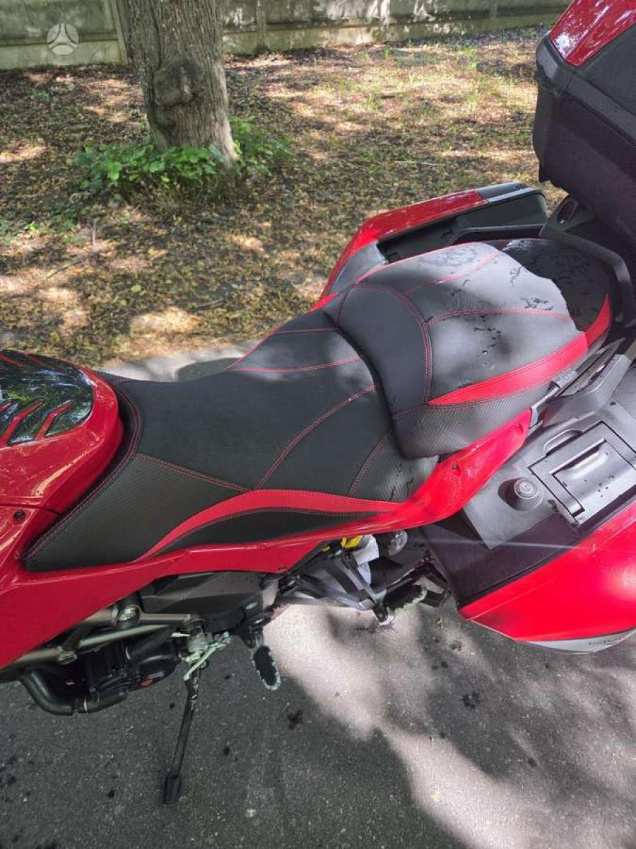 Sarkans Ducati Multistrada 2012 Panevēža, ar dzinēja tilpumu 1.20 L un nobraukumu 53 tūkst. km par 6800 €, foto 10 vietnē AUTOMOTO.COM.LV