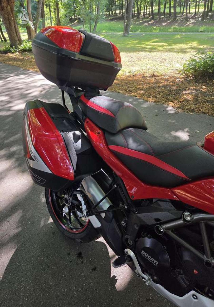 Sarkans Ducati Multistrada 2012 Panevēža, ar dzinēja tilpumu 1.20 L un nobraukumu 53 tūkst. km par 6800 €, foto 15 vietnē AUTOMOTO.COM.LV