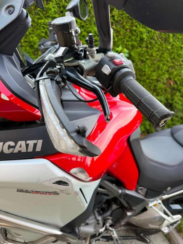 Red Ducati Multistrada 2016 in Vilnius, with an engine capacity of 1.20 L and mileage of 37 thousand km for 7900 €, photo 8 on AUTOMOTO.COM.LV