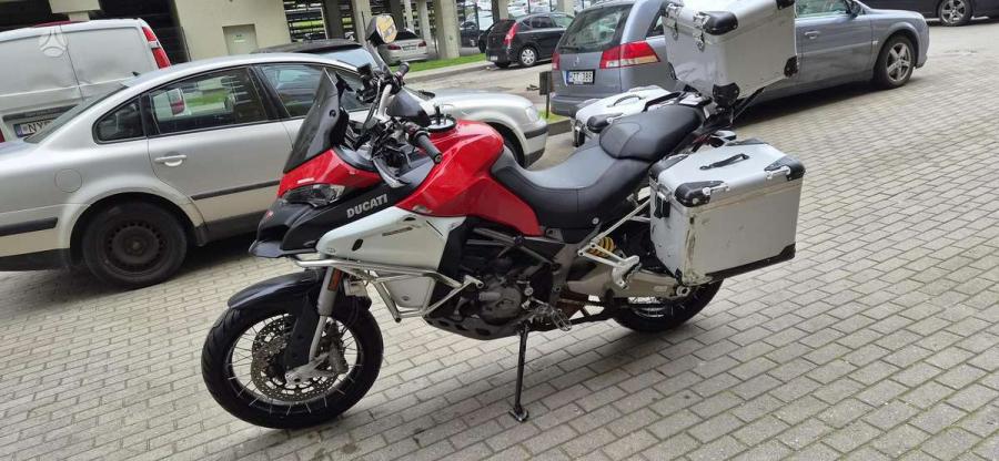Red Ducati Multistrada 2016 in Vilnius, with an engine capacity of 1.20 L and mileage of 37 thousand km for 7900 €, photo 4 on AUTOMOTO.COM.LV